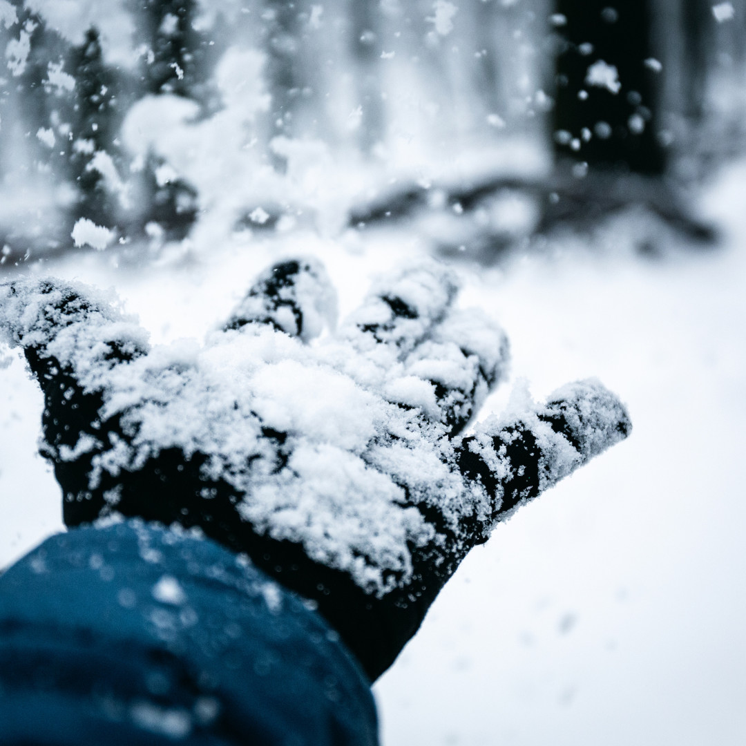 Event Snow Machine Hire - Inflatable, Bouncy Castle, Entertainment ...