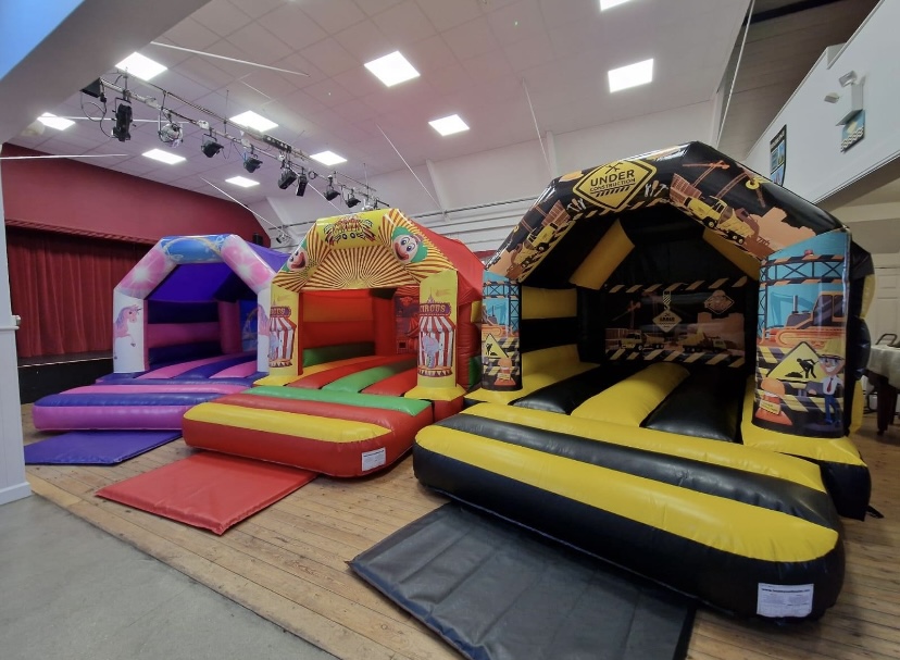 Circus Bouncy Castle - Hire, Balloon Displays, Bouncy Castle, Soft Play ...