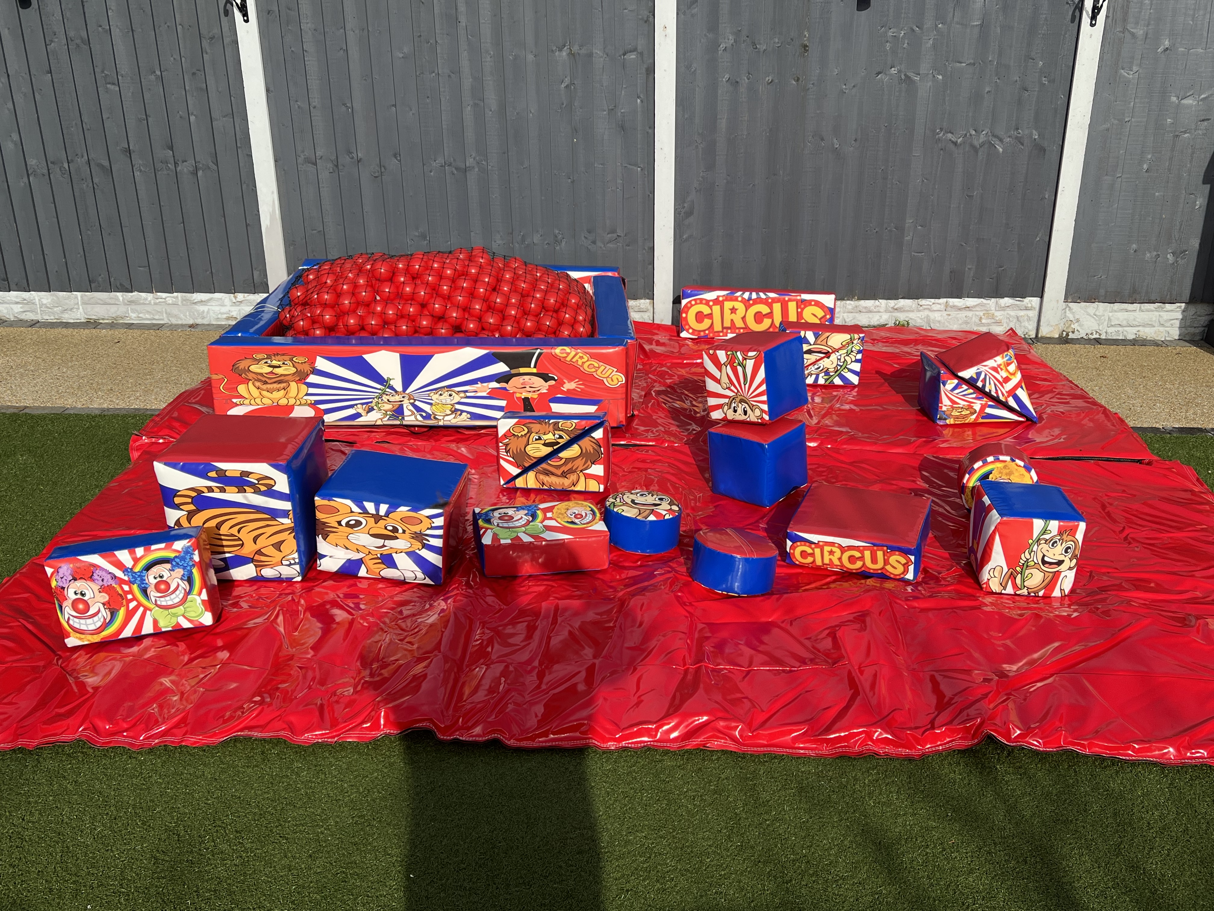 Circus Theme - Bouncy Castles, Adult Bouncy Castle, Kids Bouncy Castles ...