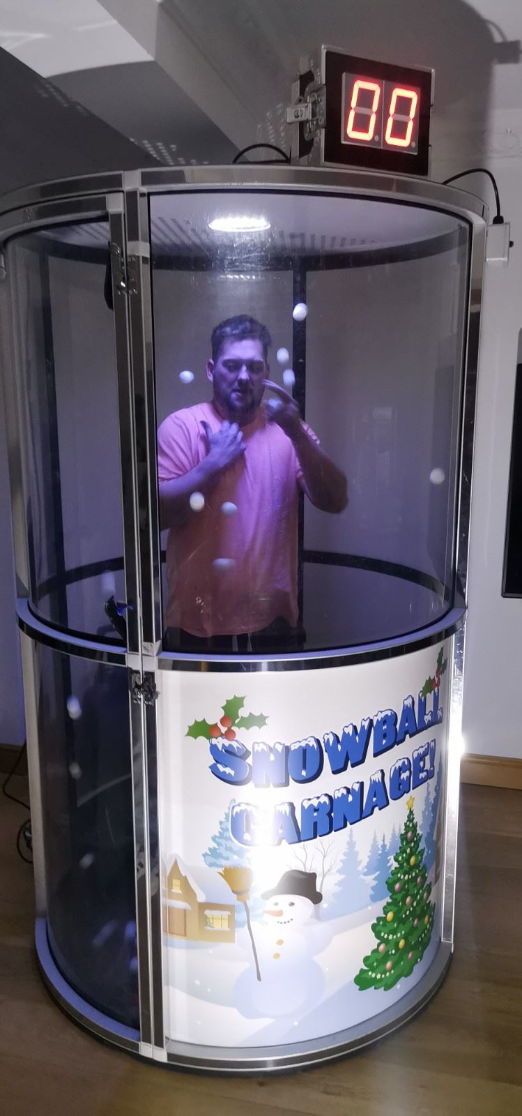 Hire Snowball Carnage, Grab A Grand Cash Grabber Rental, UK