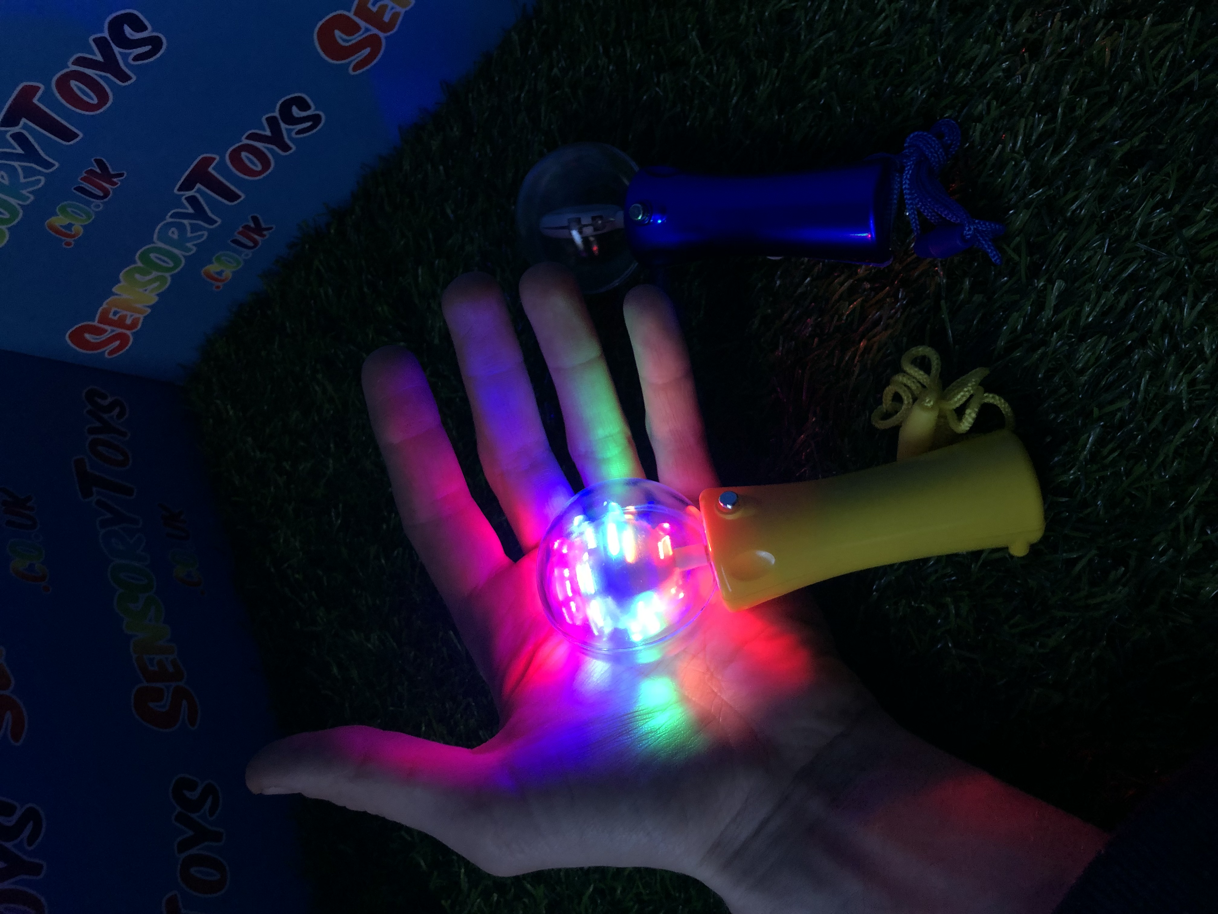 Spinning Light Up Toy - Free Sensory Toys | Online Toy Shop | Popular ...