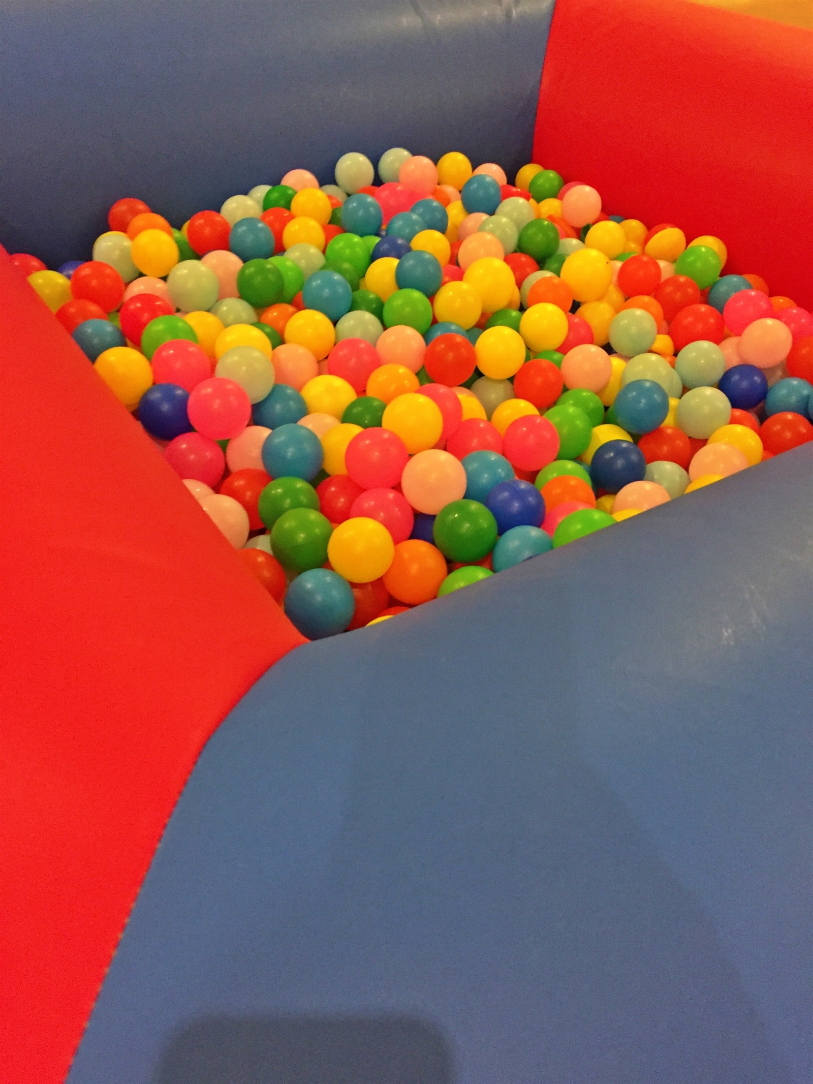 Blue and Red Ball Pond - Bouncy Castle Hire in Larkhall & Lanarkshire ...