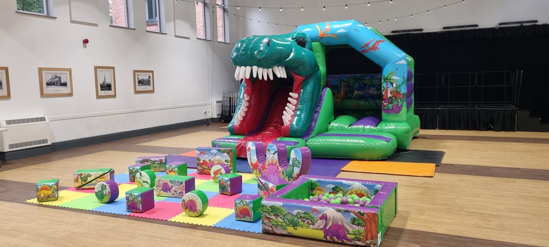 3D Dinosaur Bouncy castle & Dinosaur Soft Play Set - Born 2 Bounce