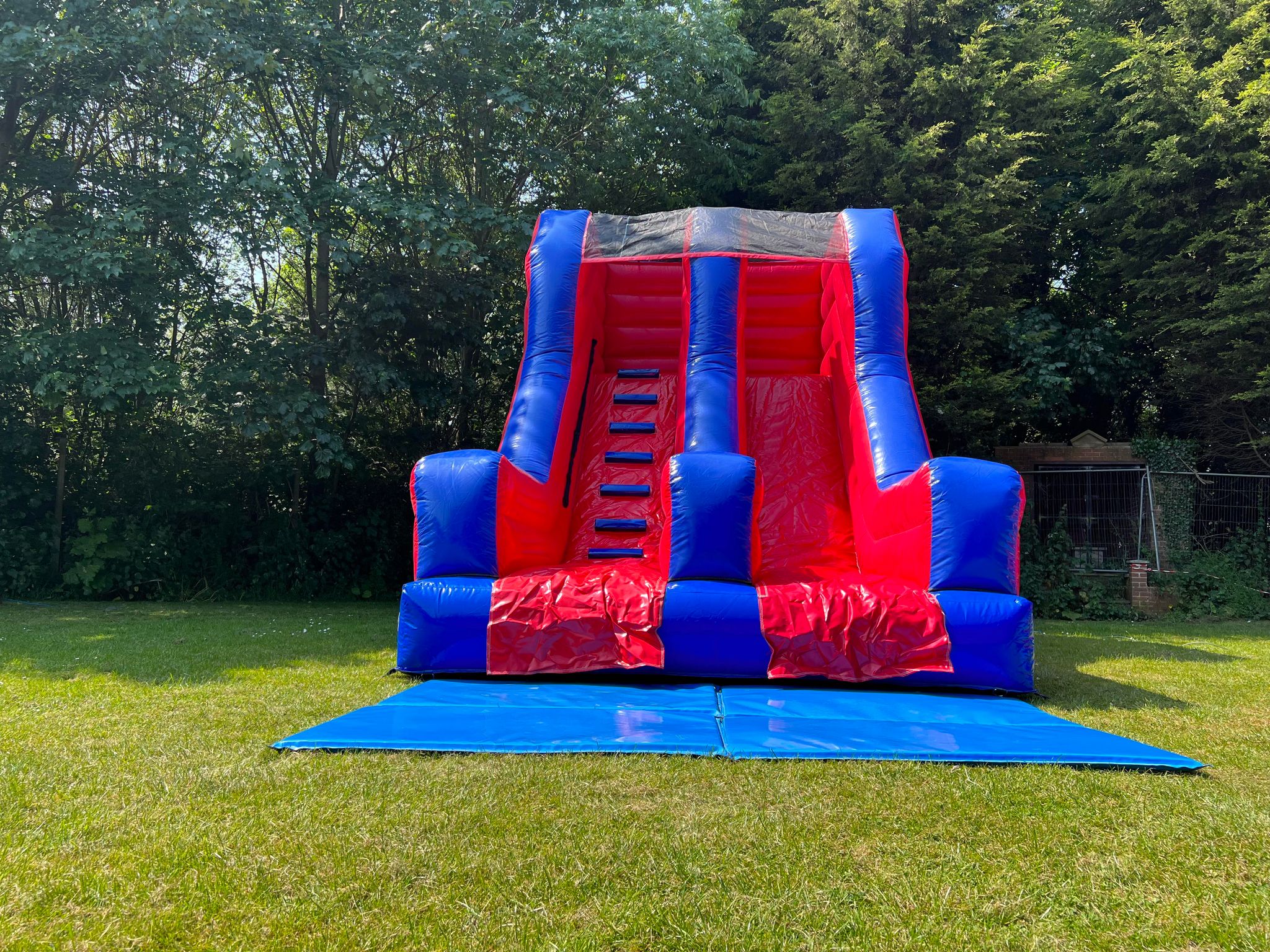 BB-PACK-011- Red & Blue party package - 8ft platform slide - 12x15ft ...