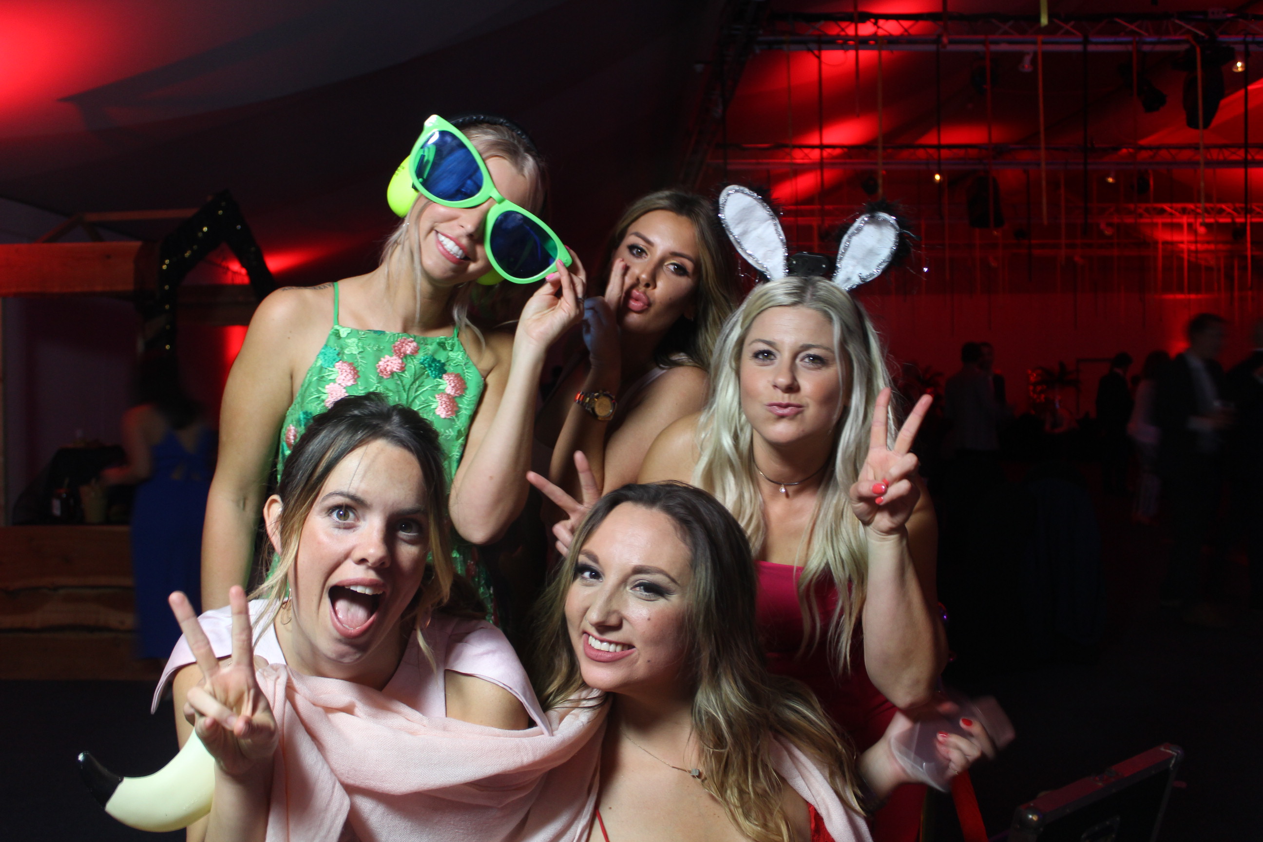 *Magic Selfie Mirror* - Event Entertainment in London | We Love Occasions