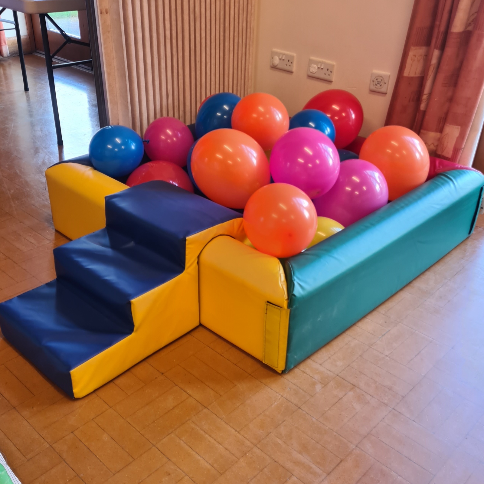 The Party People - Extras. Party Packages and Inflatables