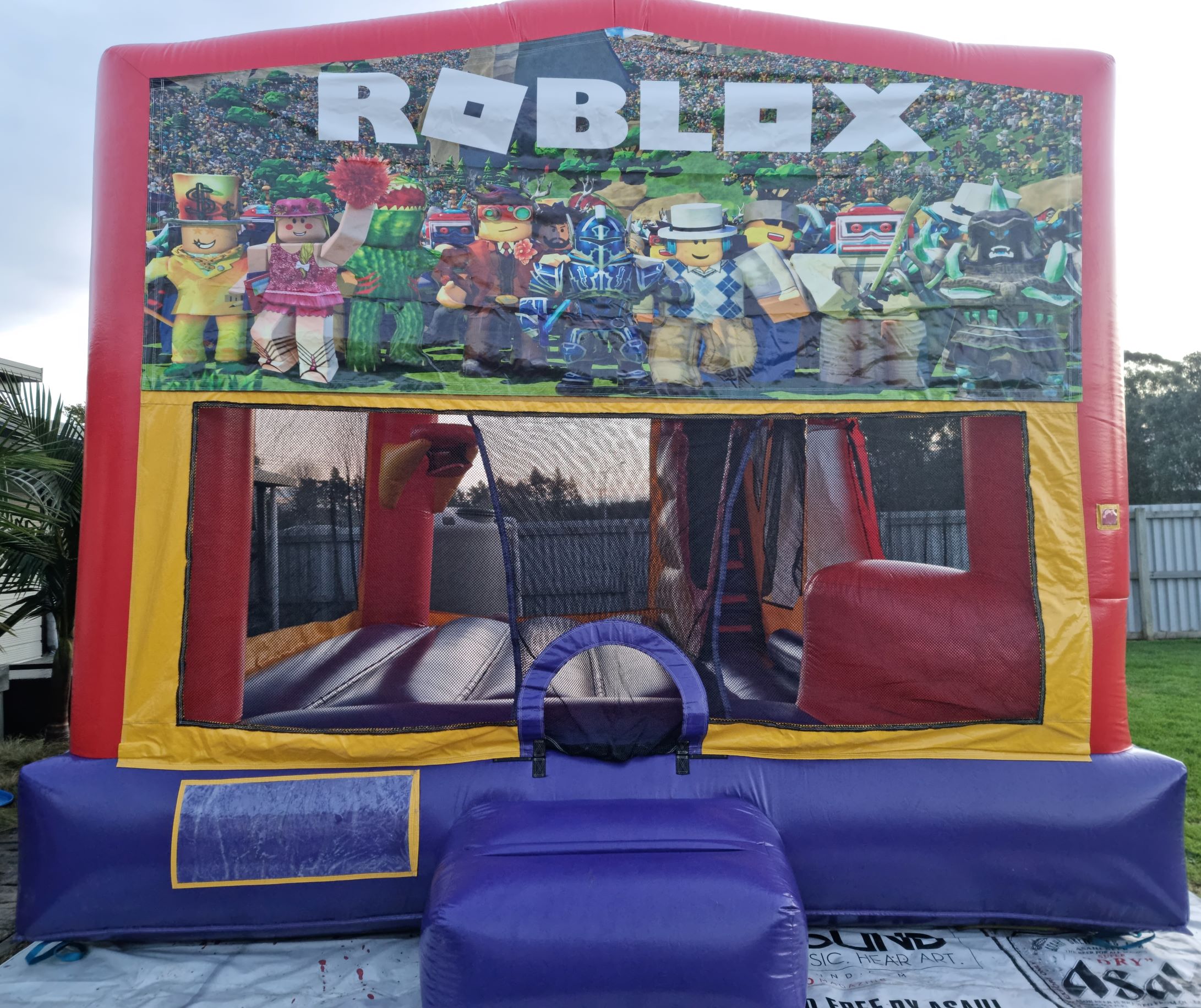 ROBLOX Jump N Slide Bouncy Castle - Hire in Auckland, New Zealand | A1 ...