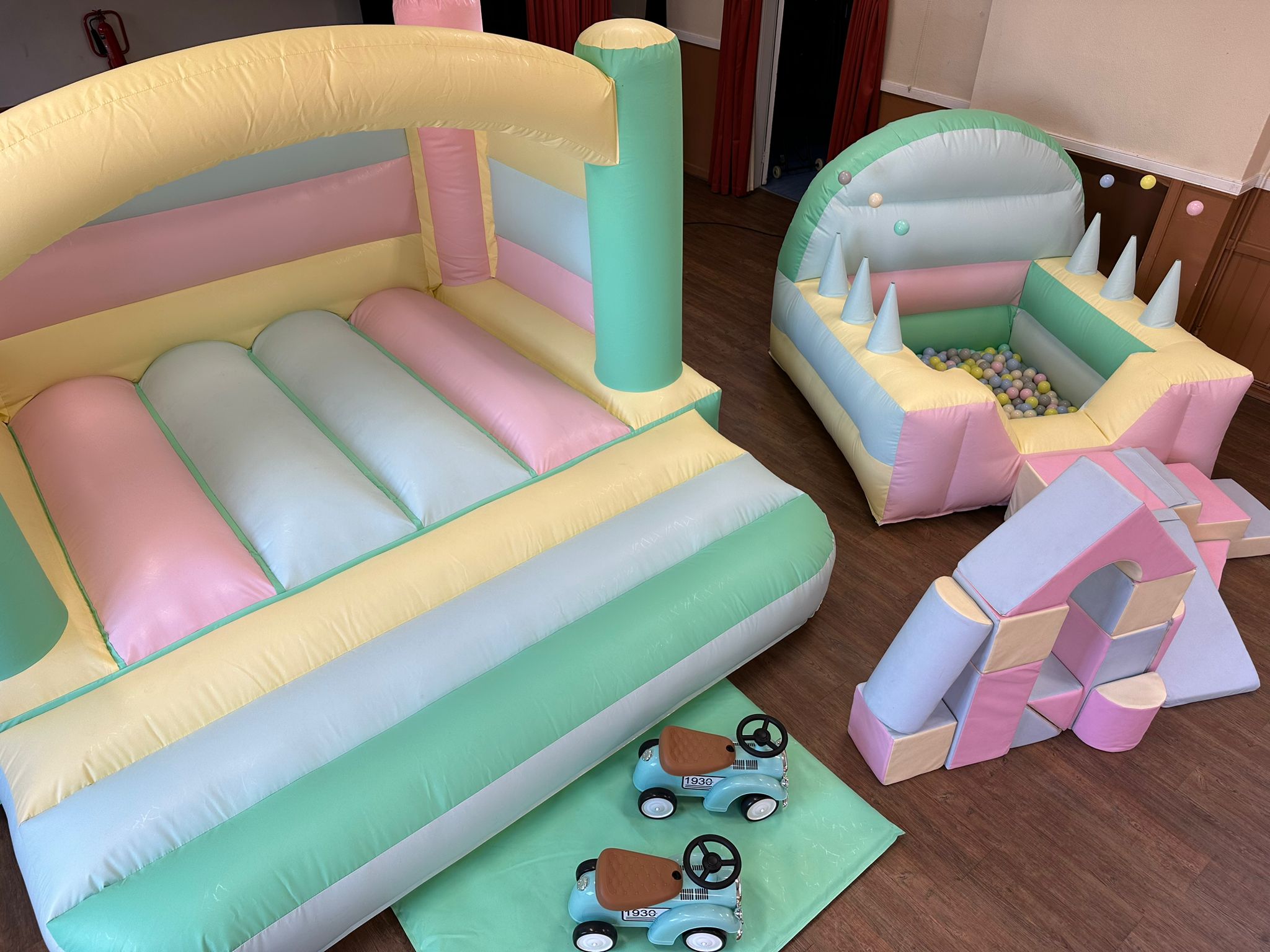 The Pastel Bouncy Castle & Soft Play Package - Hire in Ware, Hoddesdon ...