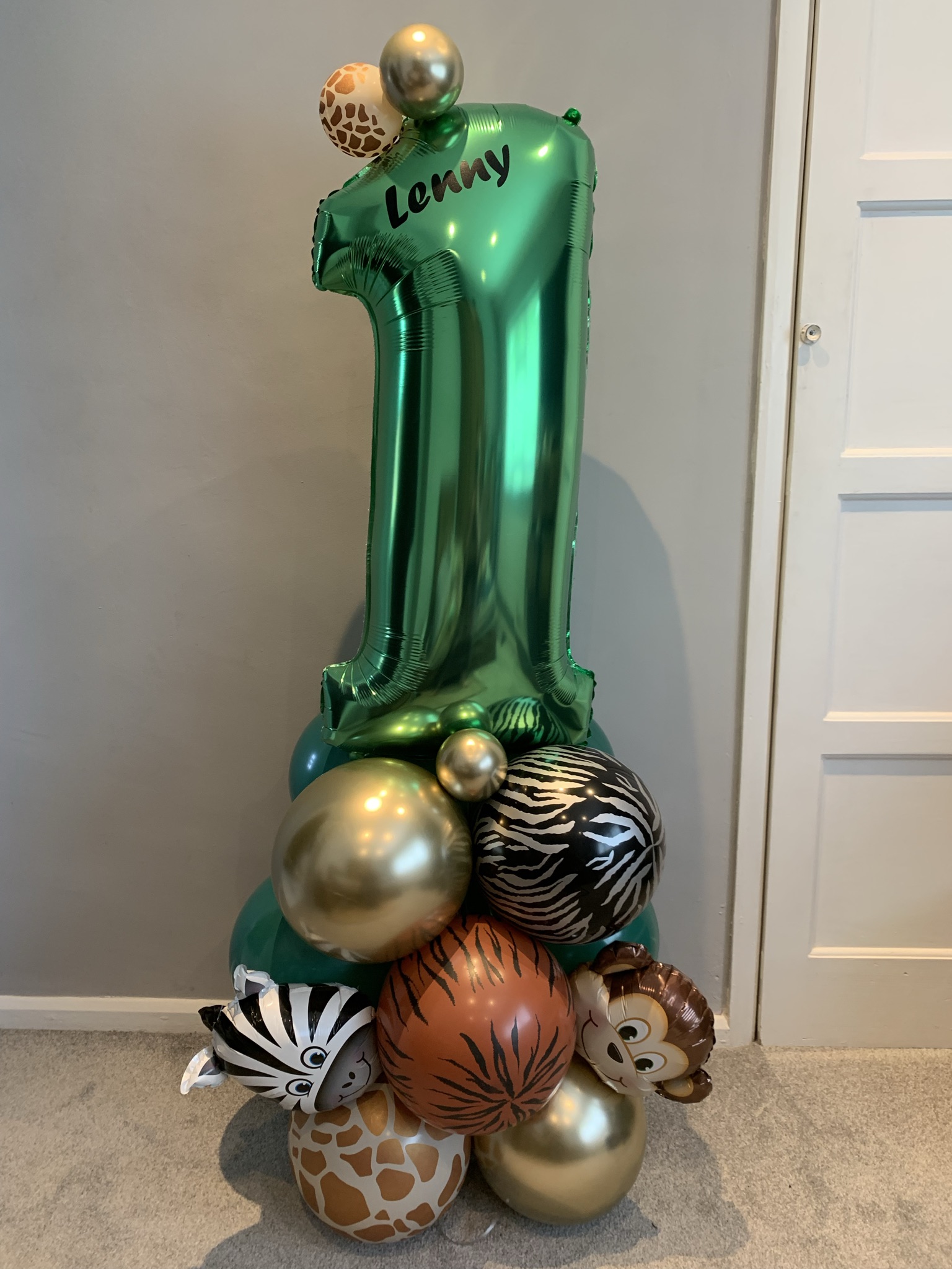 Balloon Stacks & Displays - Hire in Ware