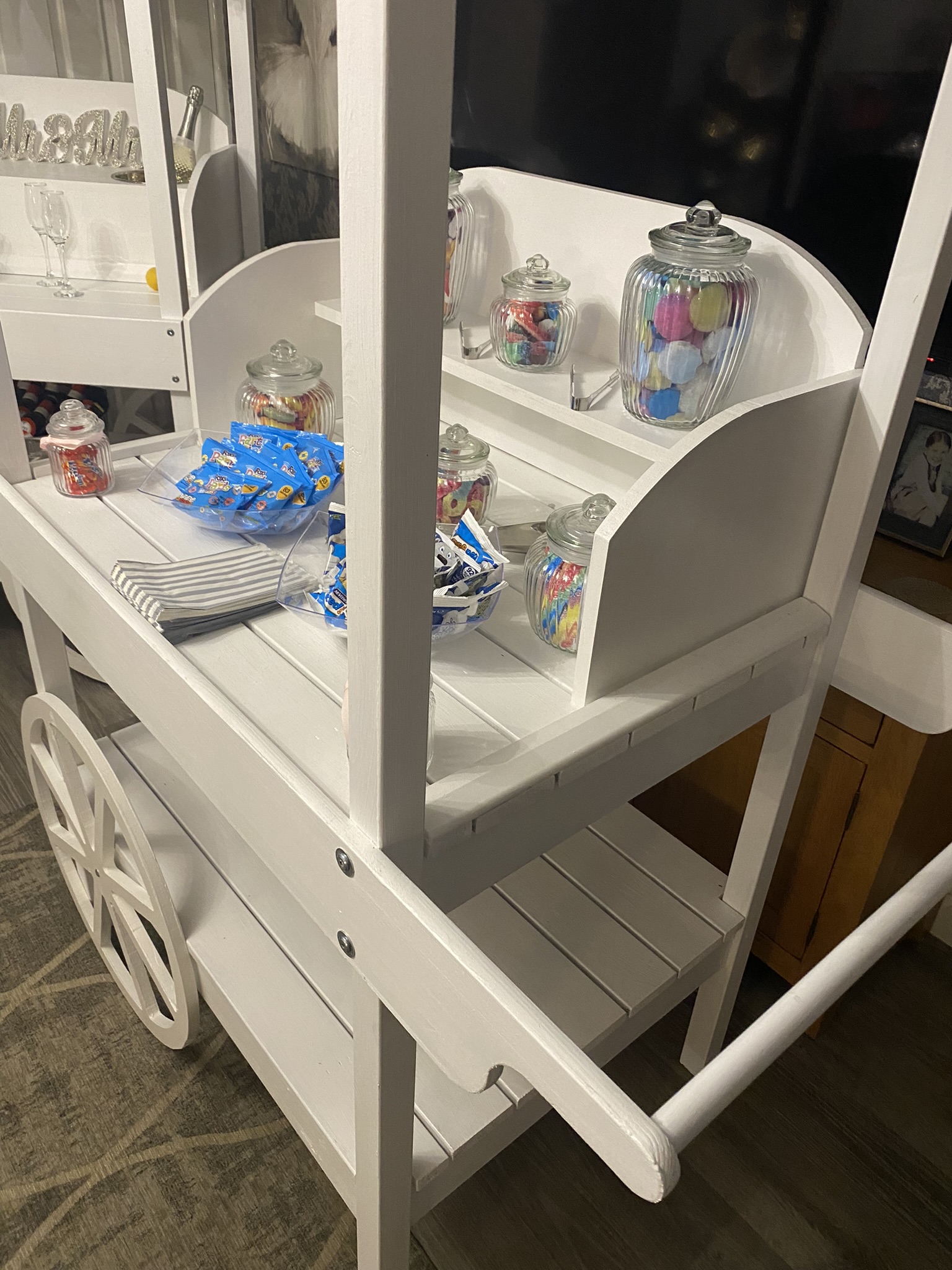 Sweet / Candy Cart - Hire, Balloon Displays, Bouncy Castle, Soft Play ...