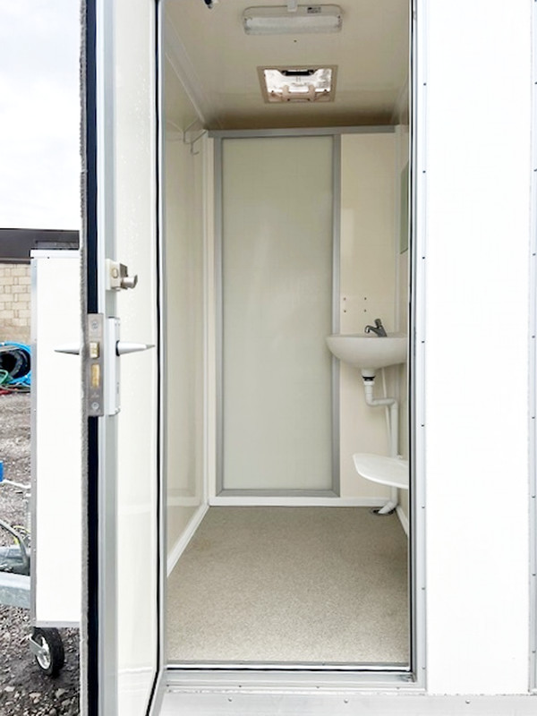 5 & 6 Bay Shower Unit Hire for Festivals & Sites UK