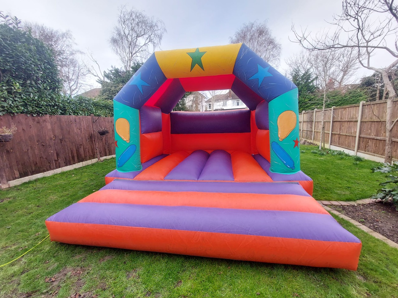 Bouncy Castle Hire in London & Essex Bizi Bouncers party hire