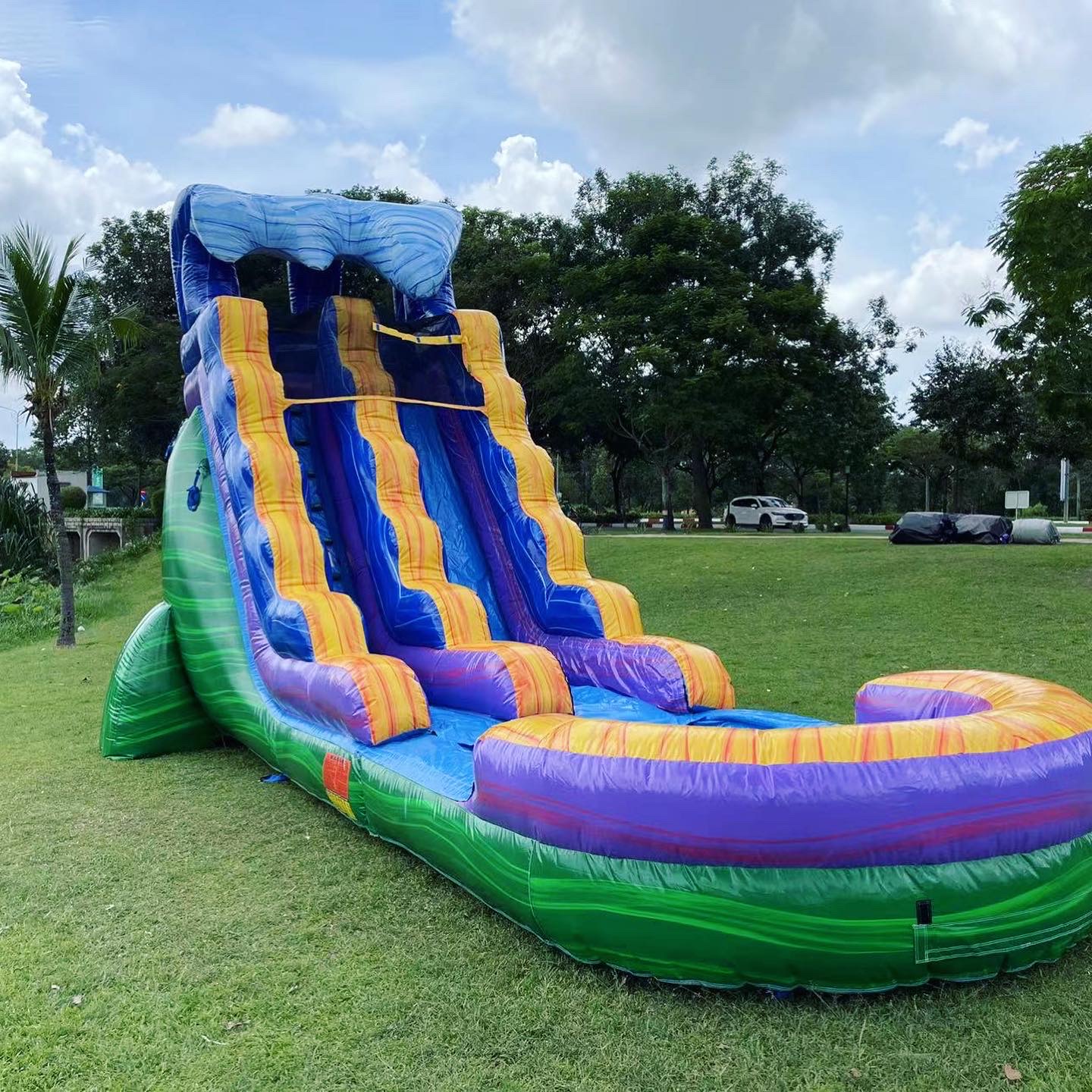18 FT Tsunami Wave Waterslide - Inflatable Rentals in Gray Court ...