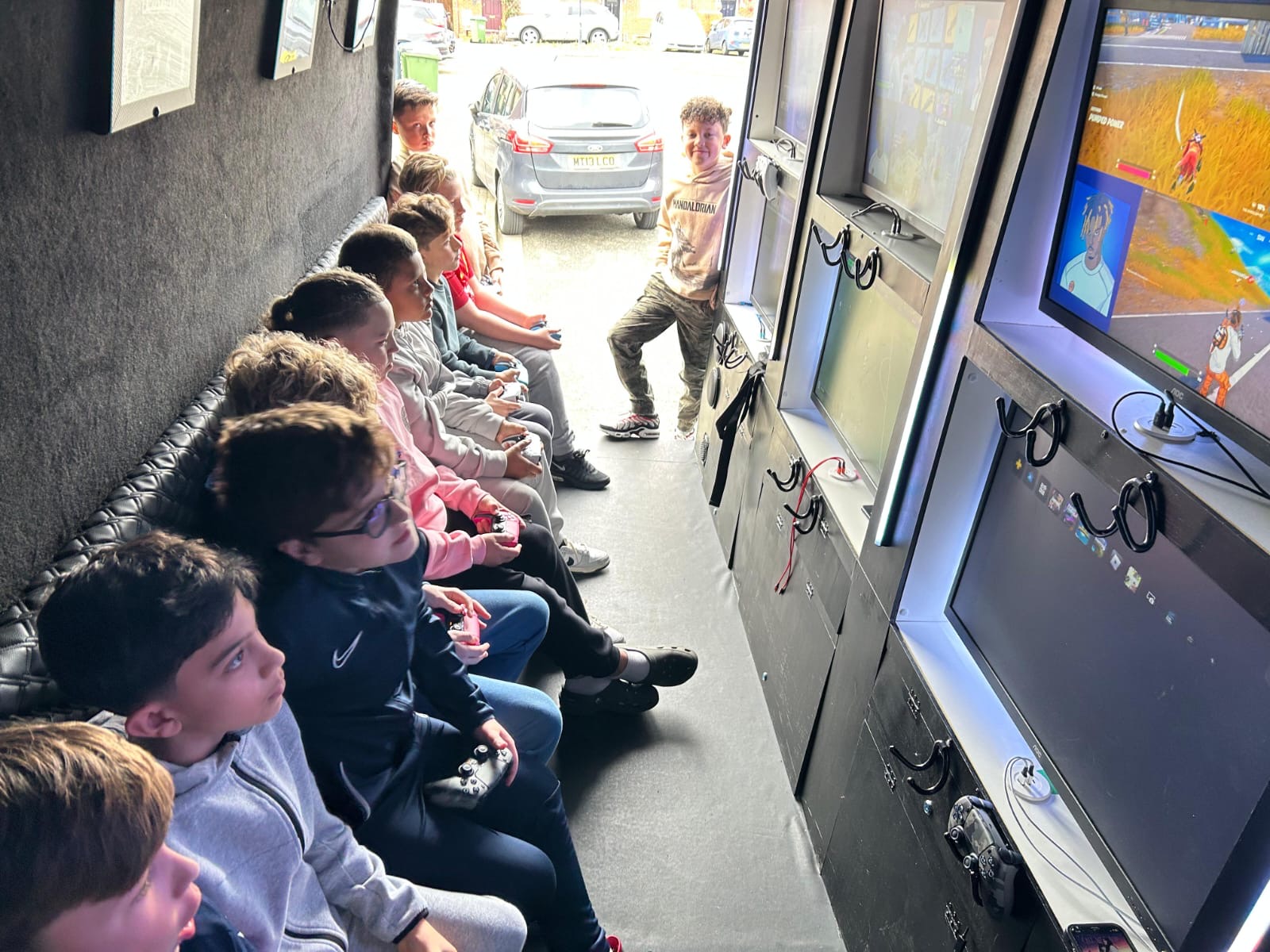 Gaming Van Royale – Gold 3-Hour Package | Book Now