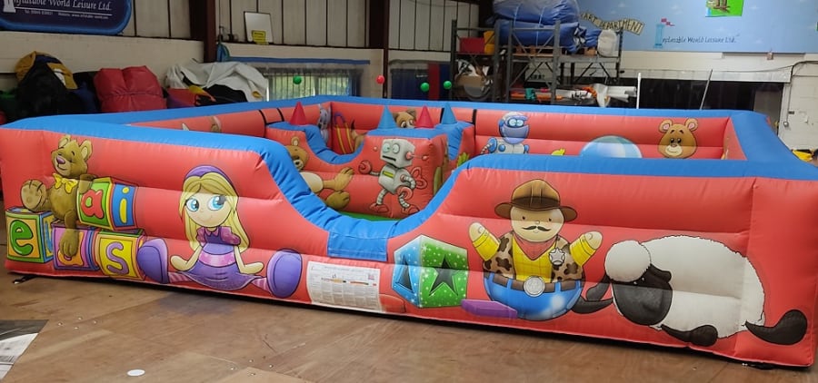 Christmas-themed Soft Play Hire in London | Dancing Cubs