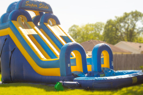 22ft Double Lane Super Water Slide - Hire in OH | Weeee Jumpin LLC