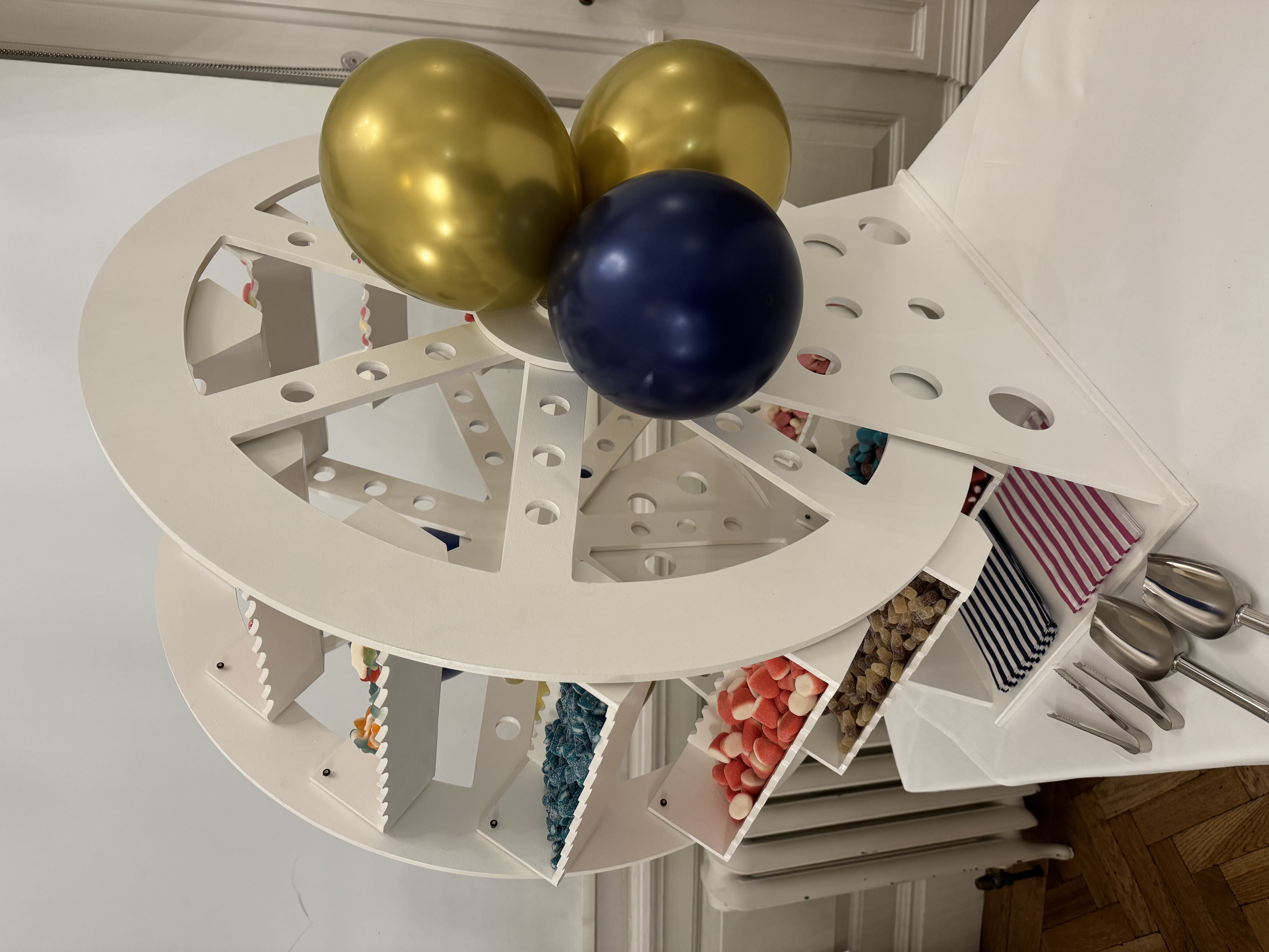 Sweet ferris wheel sweet cart - Best party hire service in Hampshire