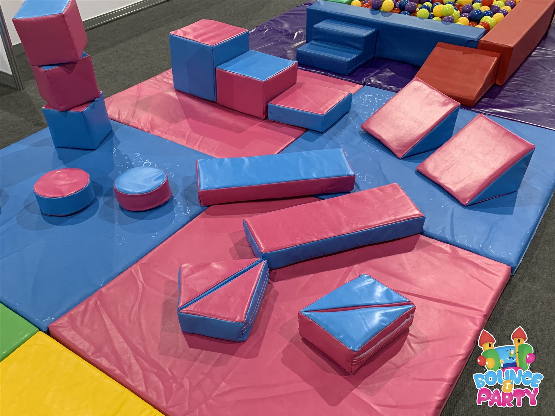 Extra Large Soft Play Setup - Best Bouncy Castles, Magic Shows ...