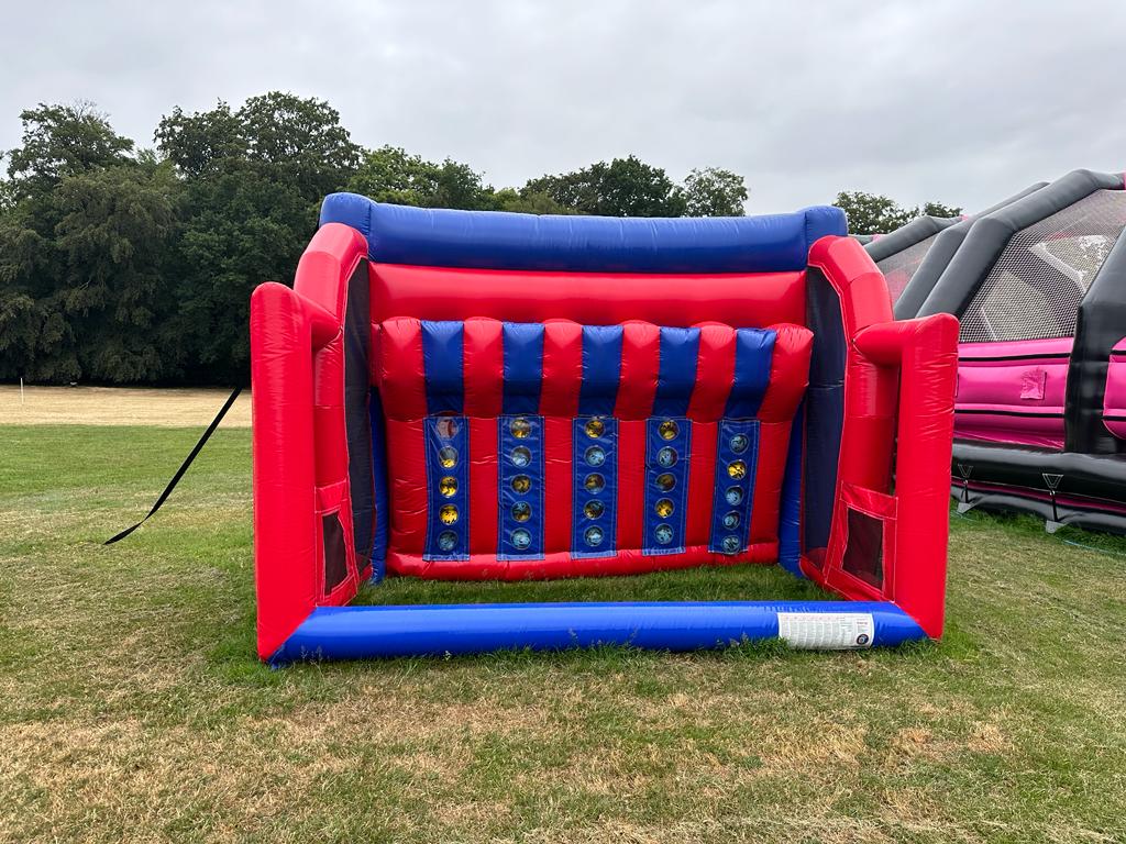 Inflatable Connect 4 - ice-rinks.co.uk in UK | Ice-rink Uk