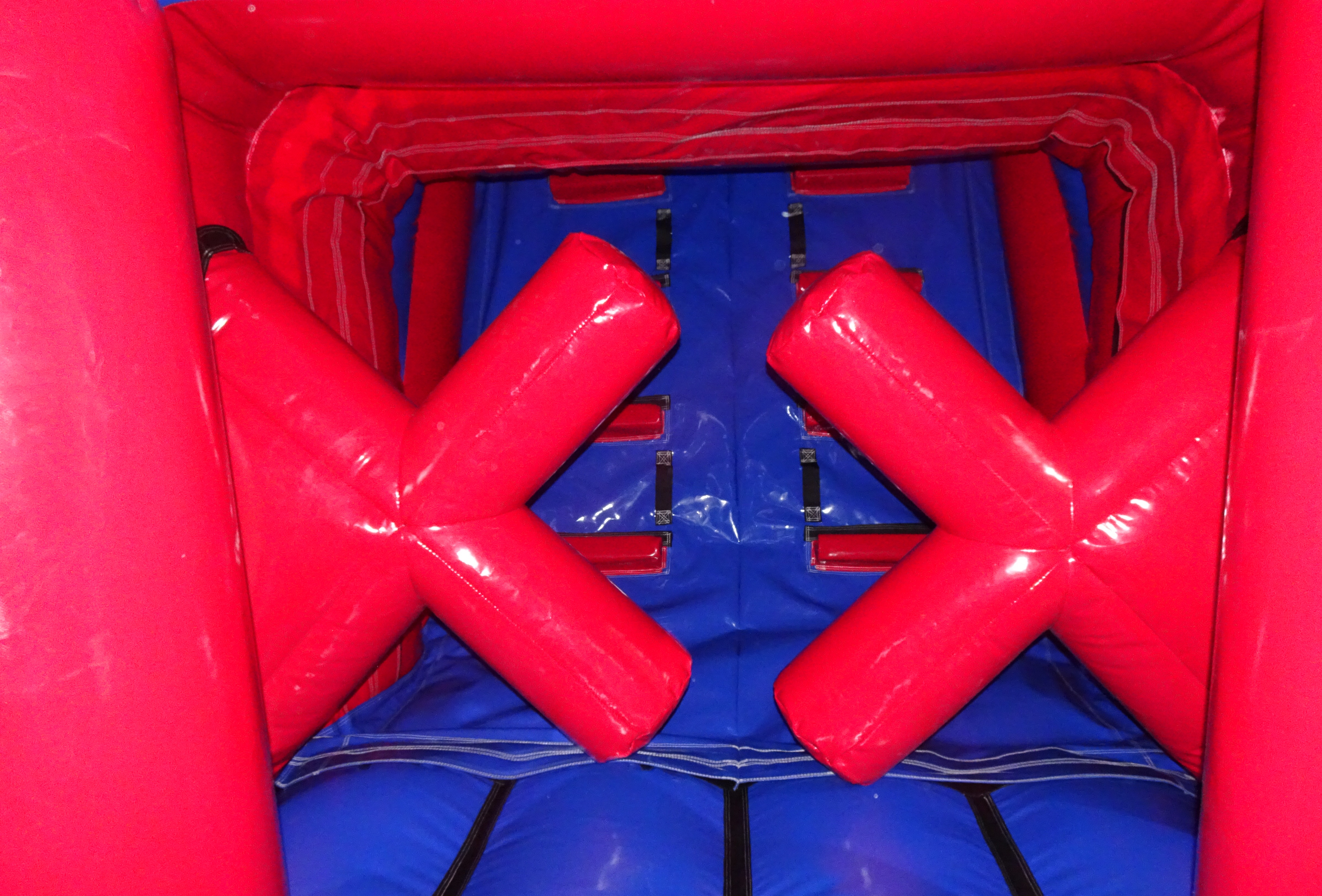 Red and blue obstacle course 70ft - Bouncy Castle Hire & Soft Play Hire ...