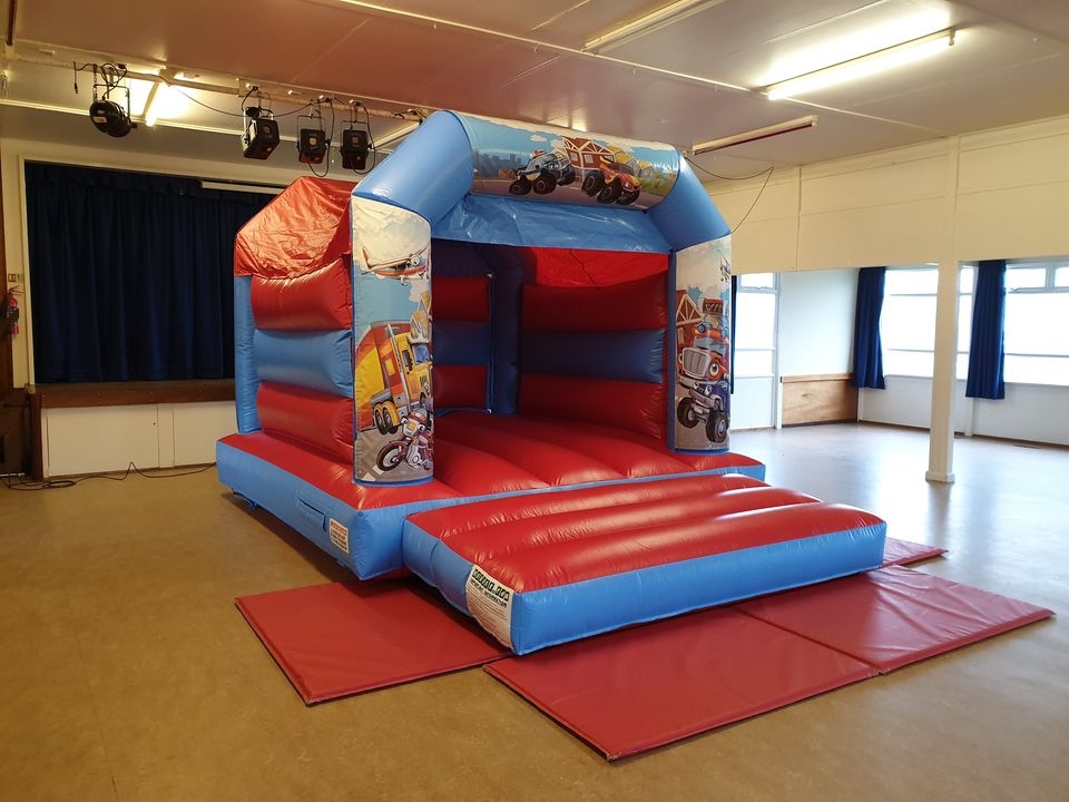 Transport Bouncy Castle - Bouncy Castle Hire in Milton Keynes, Luton ...