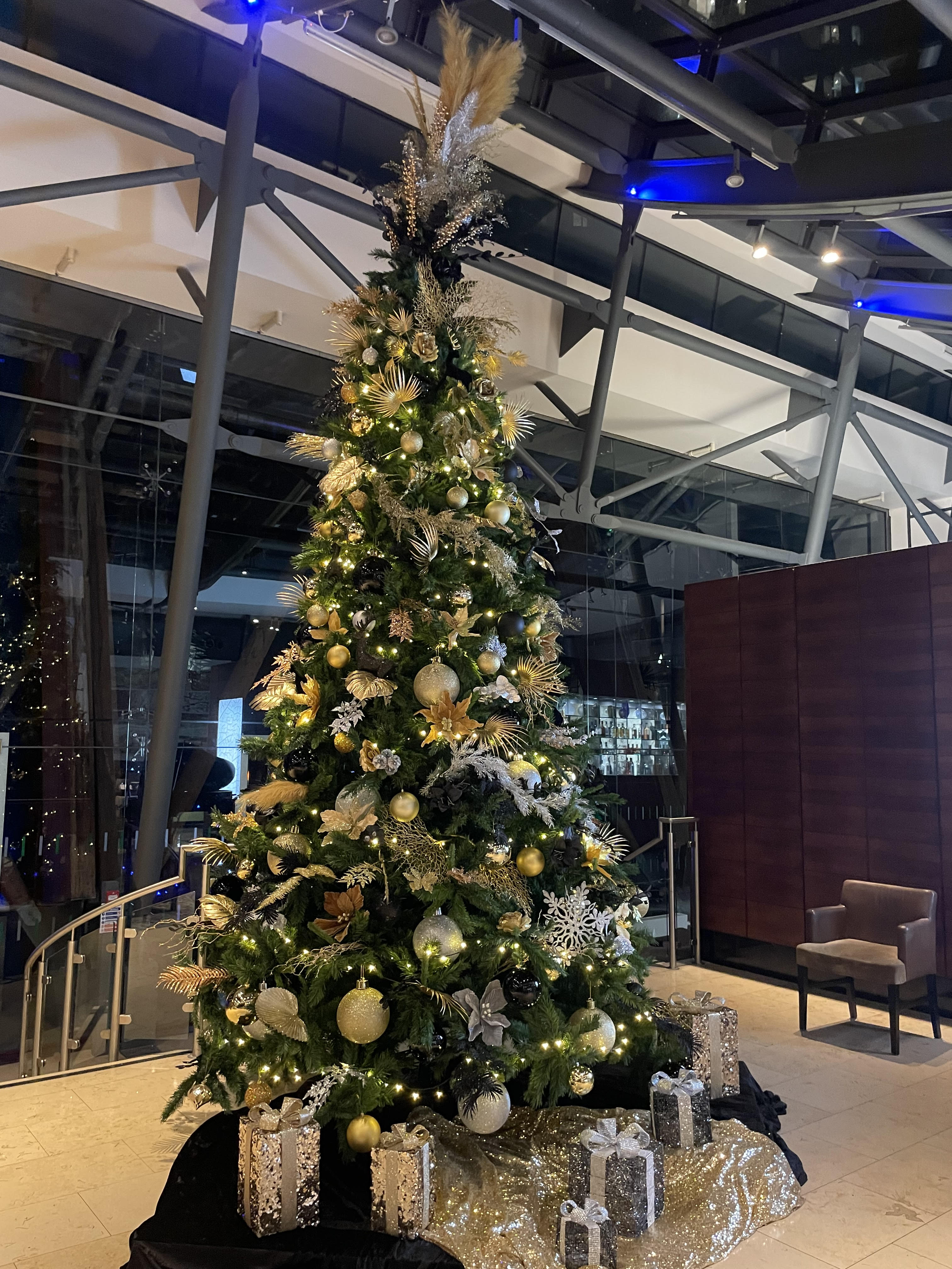 15ft Decorated Christmas Tree - Hire in Chorley | S.J. Enterprises ...