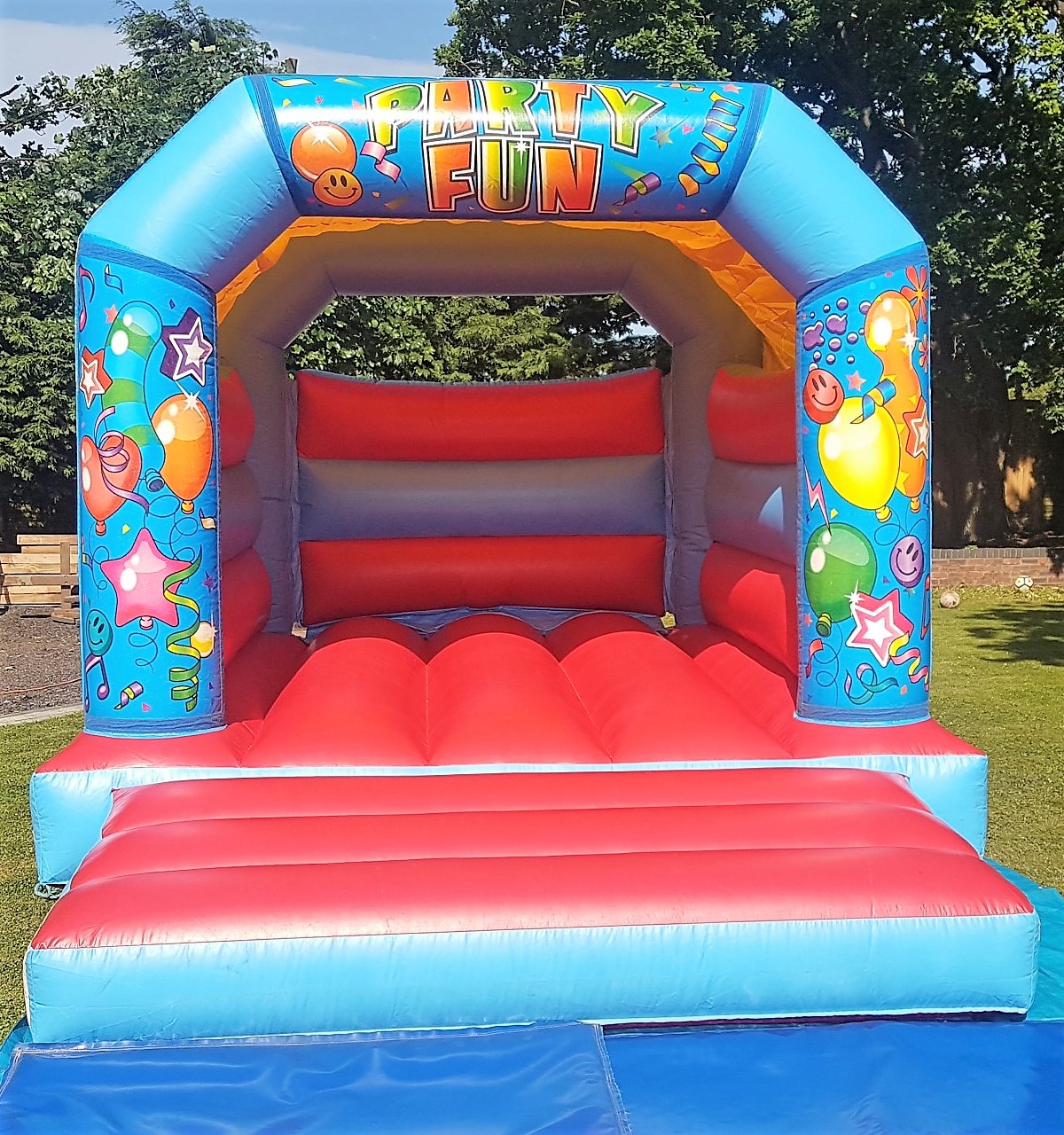 Party Fun Bouncy Castle (15 x 12) - Bouncy Castle Hire, Disco Domes ...