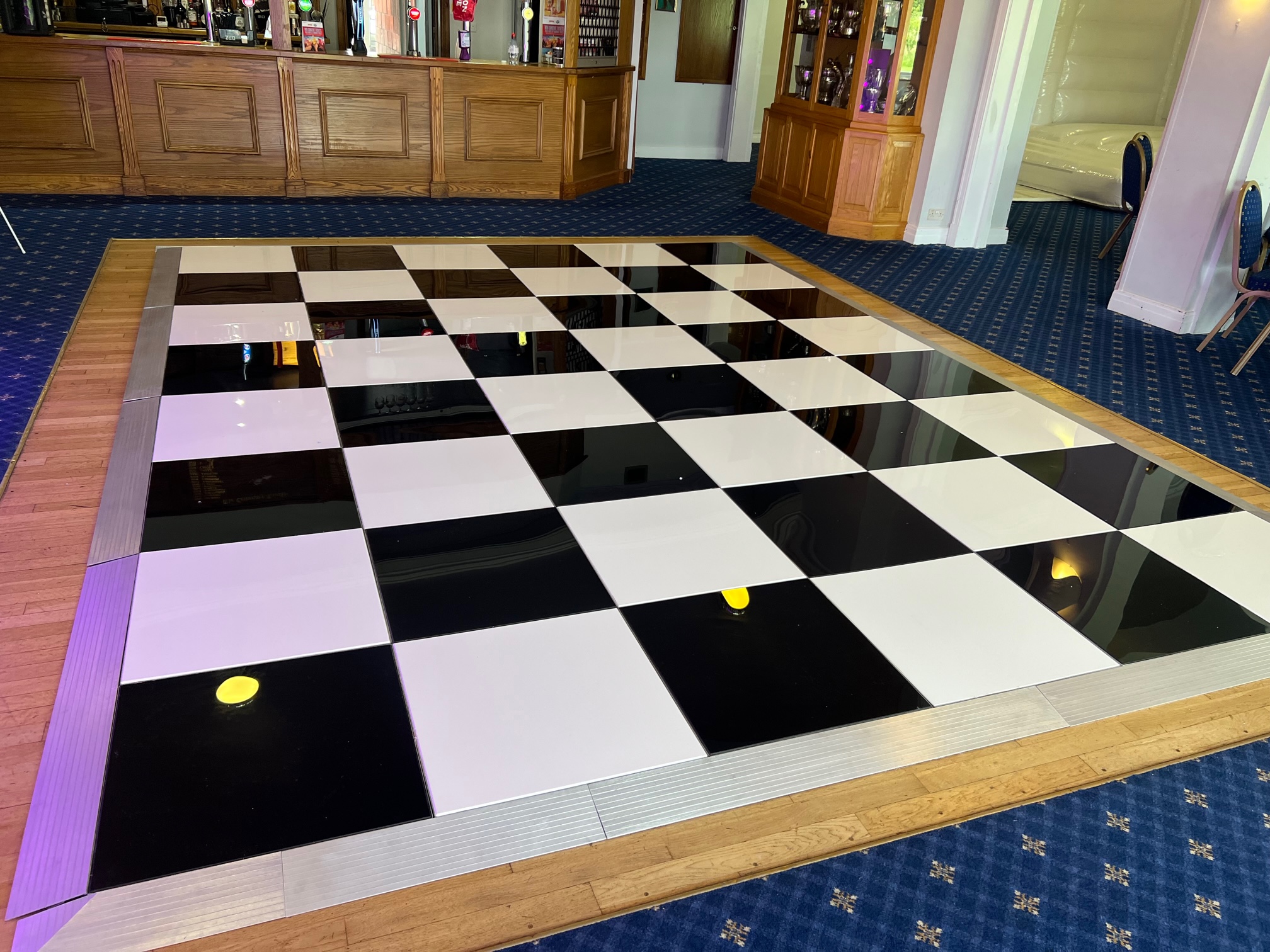 16ft x 16ft Black & White Chequered Dance Floor - Event Entertainment ...