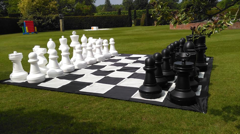 Giant Chess Hire - Event fun hire and corporate entertainment in ...