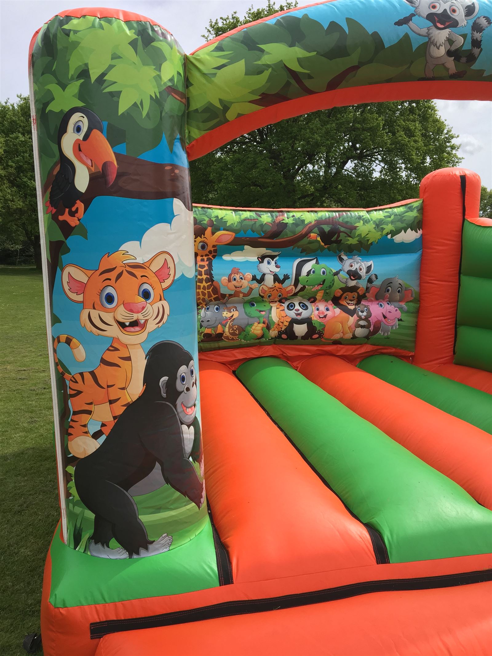 12ft x 15ft Safari Park Bouncy Castle - Bouncy Castle Hire in Crawley ...