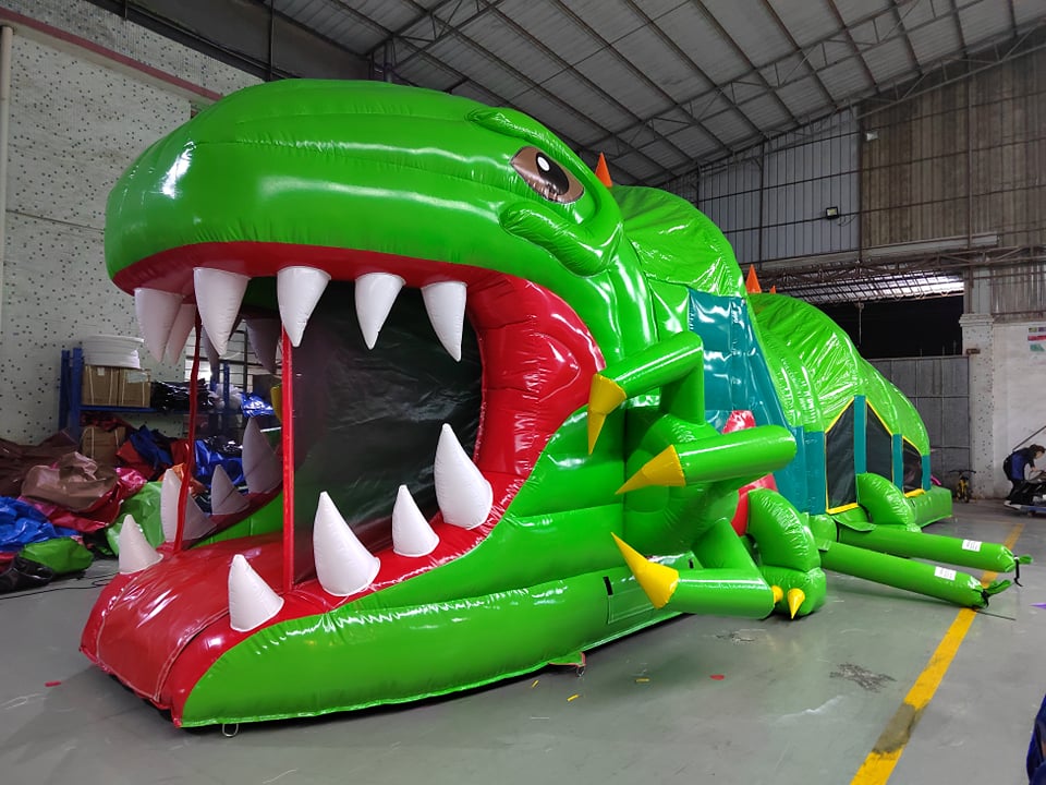 45ft Green Lizard Obstacle Course - Best Ice-Cream van, Bouncy Castle ...