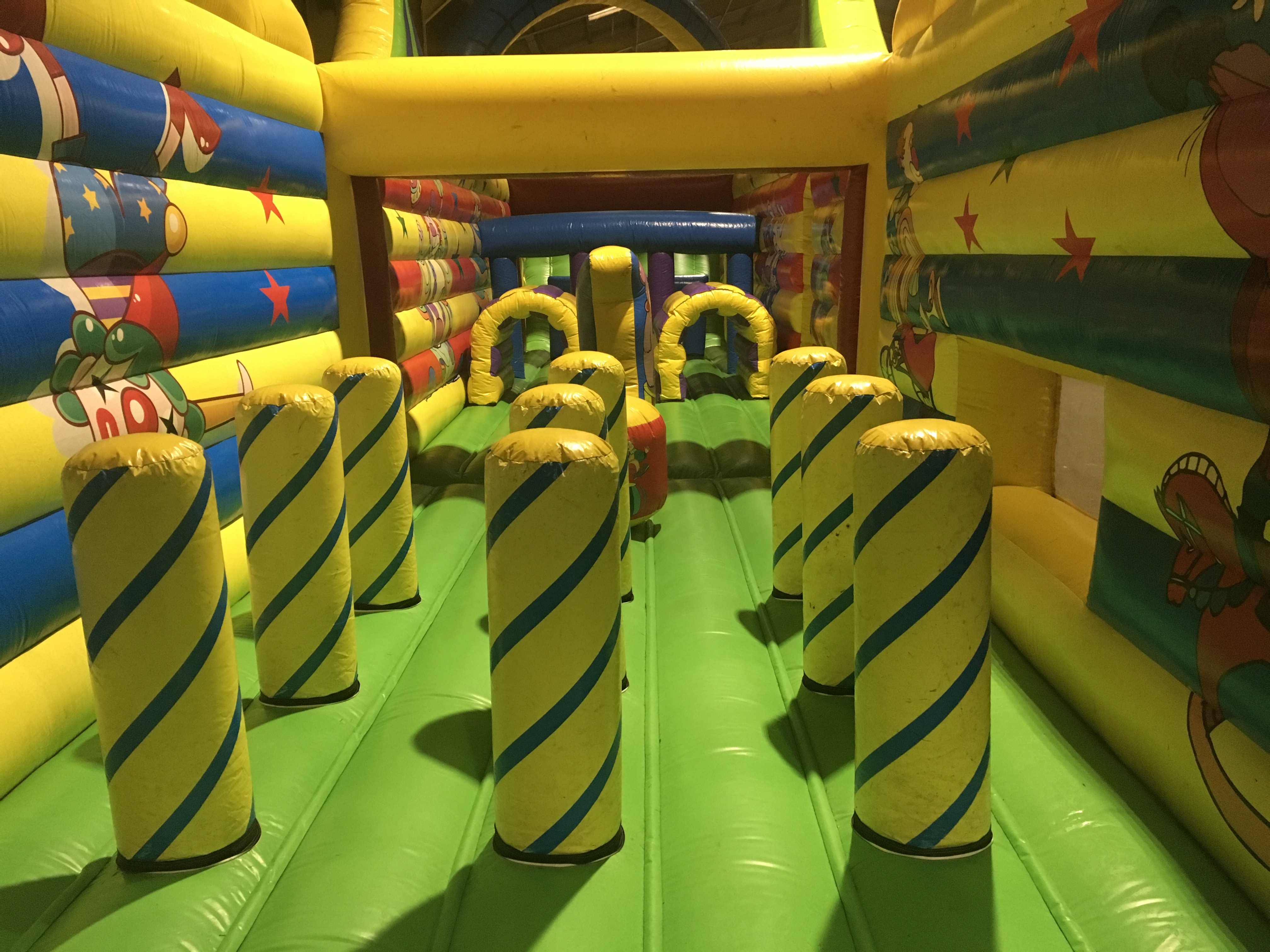 Inflatable Obstacle Course Hire - Fun Fair Park 90ft - Hire in UK ...