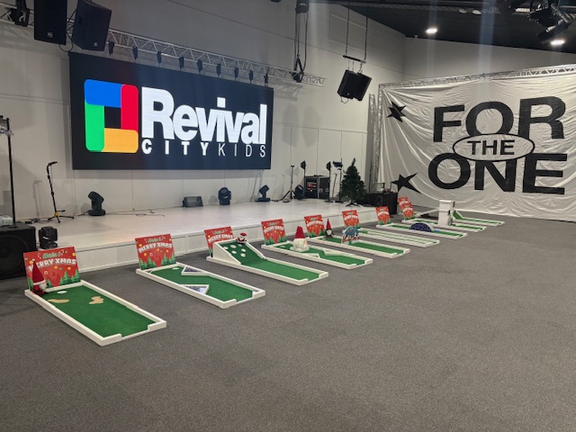 Epic Mobile Mini Golf Course Hire Adelaide