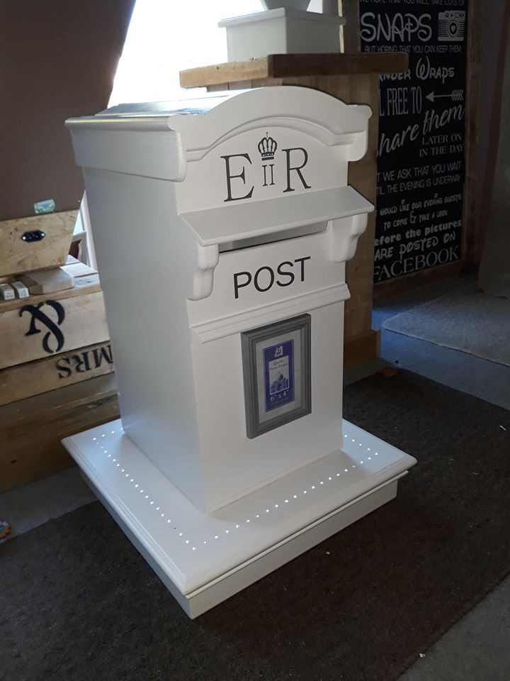 White Post Box - Event Entertainment in London | We Love Occasions