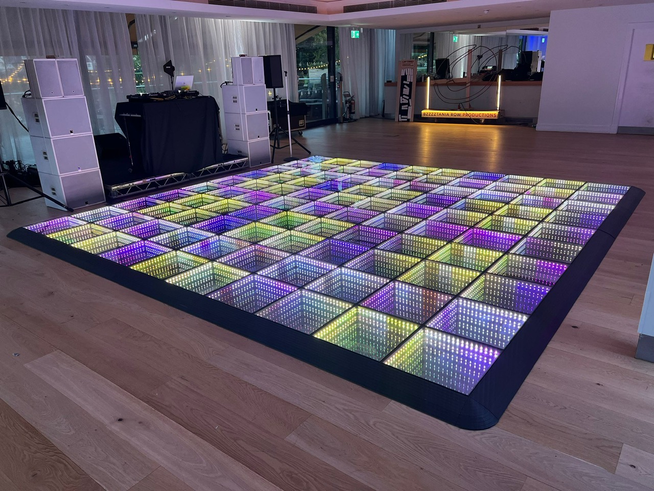 3m x 3m 3D Infinity LED Dance Floor - Event Entertainment in London | We Love Occasions