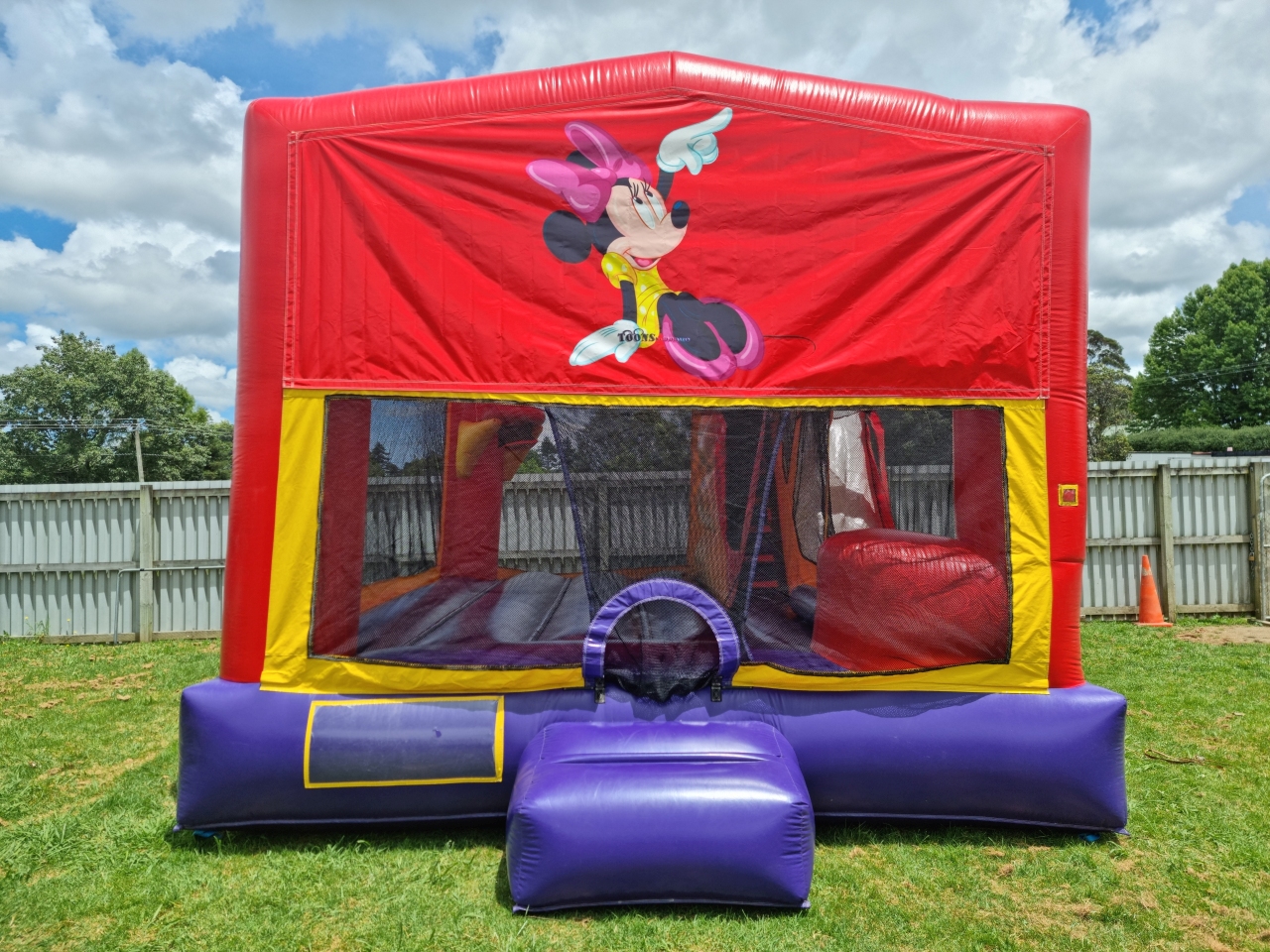 MINNIE MOUSE Jump N Slide Bouncy Castle - Hire in Auckland, New Zealand ...