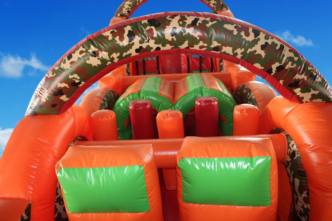 Bounce Back Castles | Large Army Obstacle Course