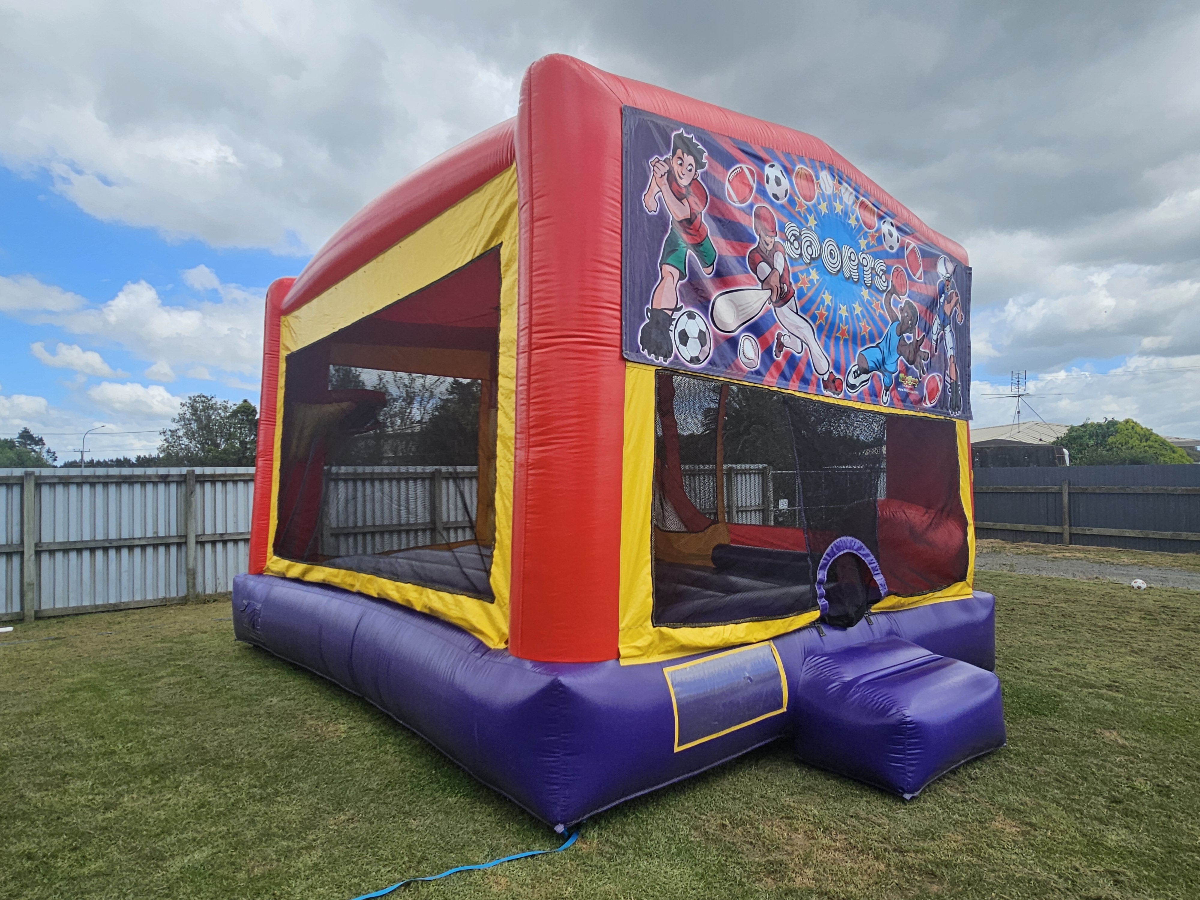 SPORTS Jump N Slide Bouncy Castle - Hire in Auckland, New Zealand | A1 ...