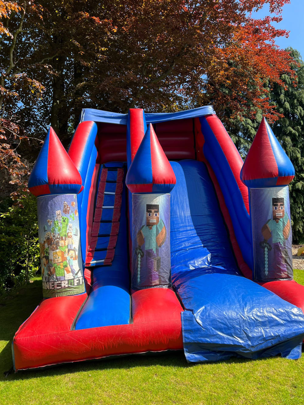 Inflatable jumpers store
