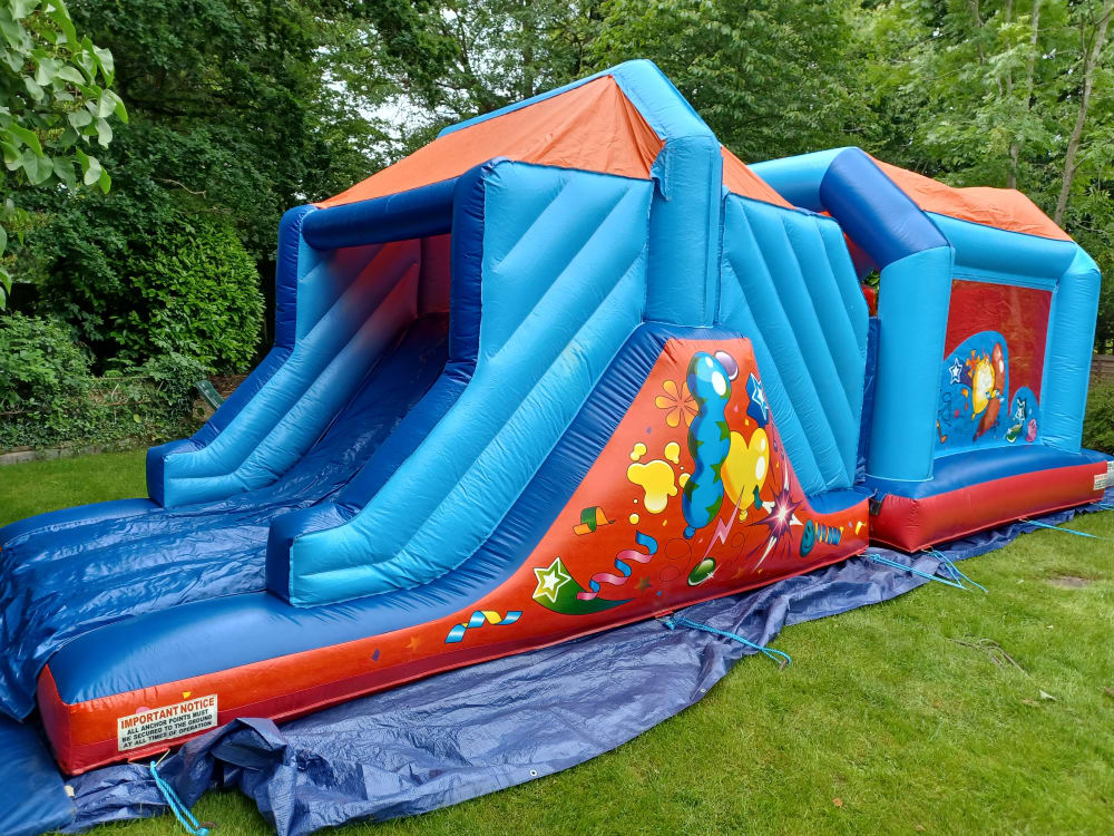 Indoor Bouncy Castle Bouncy Castle Inflatables Soft Play Hire in Ilford East London Dagenham Romford Barkingside Essex East London LuckyCastles