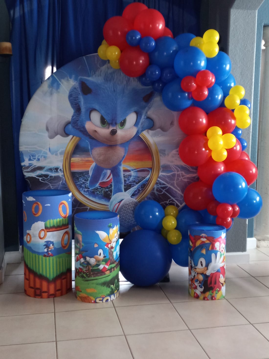 Sonic decorations store